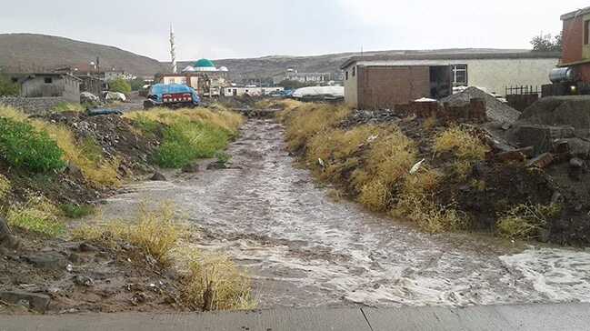 Siverek te sağanak yağış ve dolu etkili oldu - Son Dakika Haberler | AKŞAM