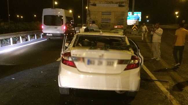 Şanlıurfa'da kamyona çarpan otomobilin sürücüsü hayatını kaybetti - Son ...