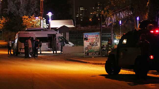 Adana'da kebapçının otopark girişine bırakılan el bombası fünyeyle ...